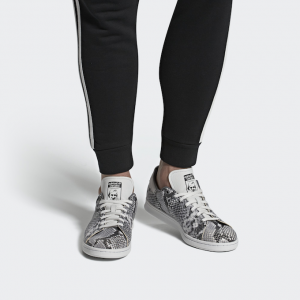 パイソン柄スタンスミス [adidas Stan Smith Python Skins] 登場 | スニラボ sneakerlab